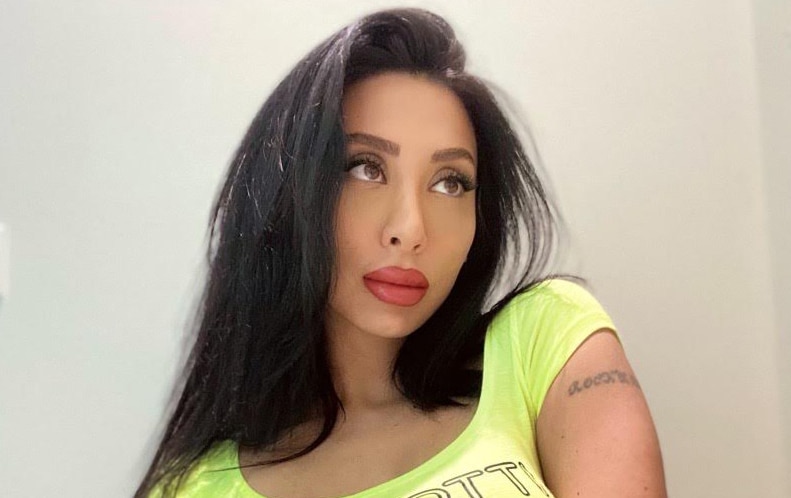 Mallikaunotar Asal Bargh paljastelee rohkeissa Playboy-kuvissa – kertoo nyt paljonko hänen ...