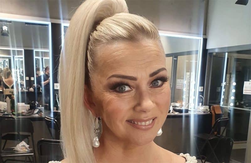 Ohhoh, Helena Ahti-Hallbergin gaalamekon avonainen yläosa loksautti ...