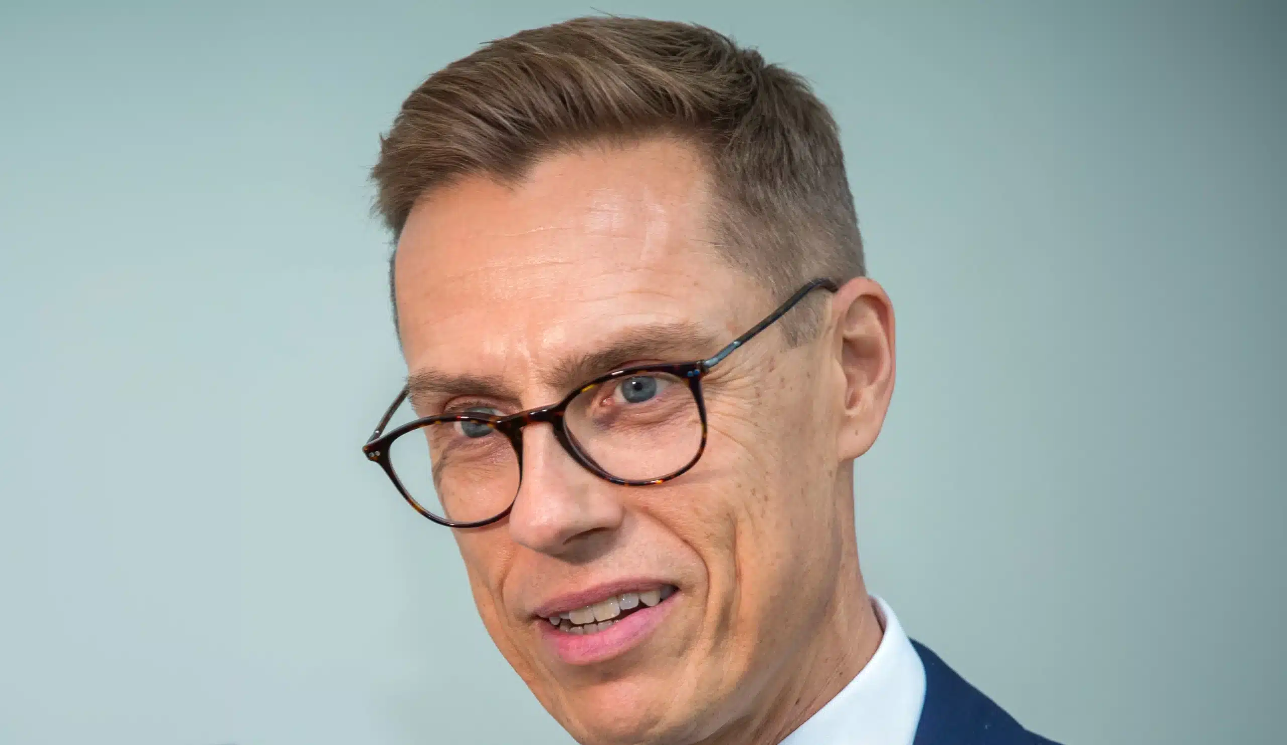 Presidentti Alex Stubb esitteli idyllisen mökkinsä saunan - Katso kuvat