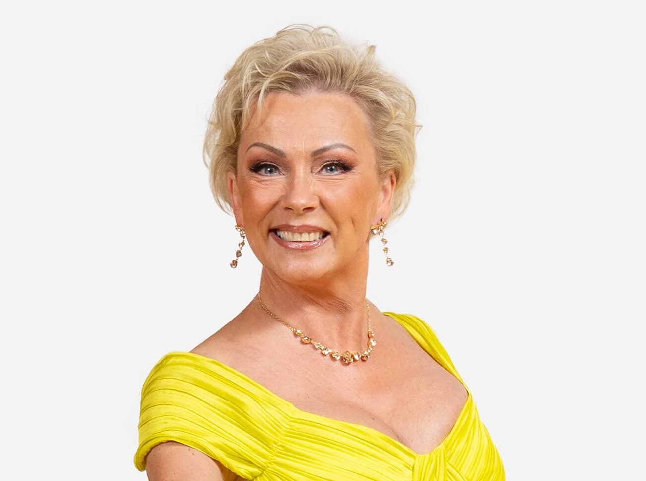 Helena Ahti-Hallberg topakkana kohupudotuksesta - "Kansa päättää"