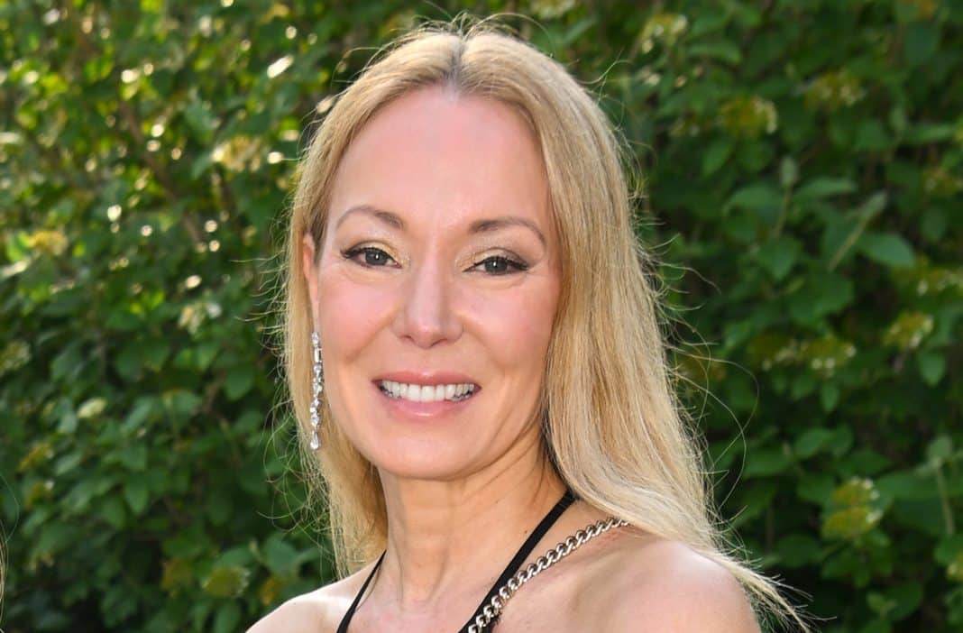 Muistatko vielä Olvi-tyttö Jenni Aholan? Kuvankaunis tytär näyttää ...